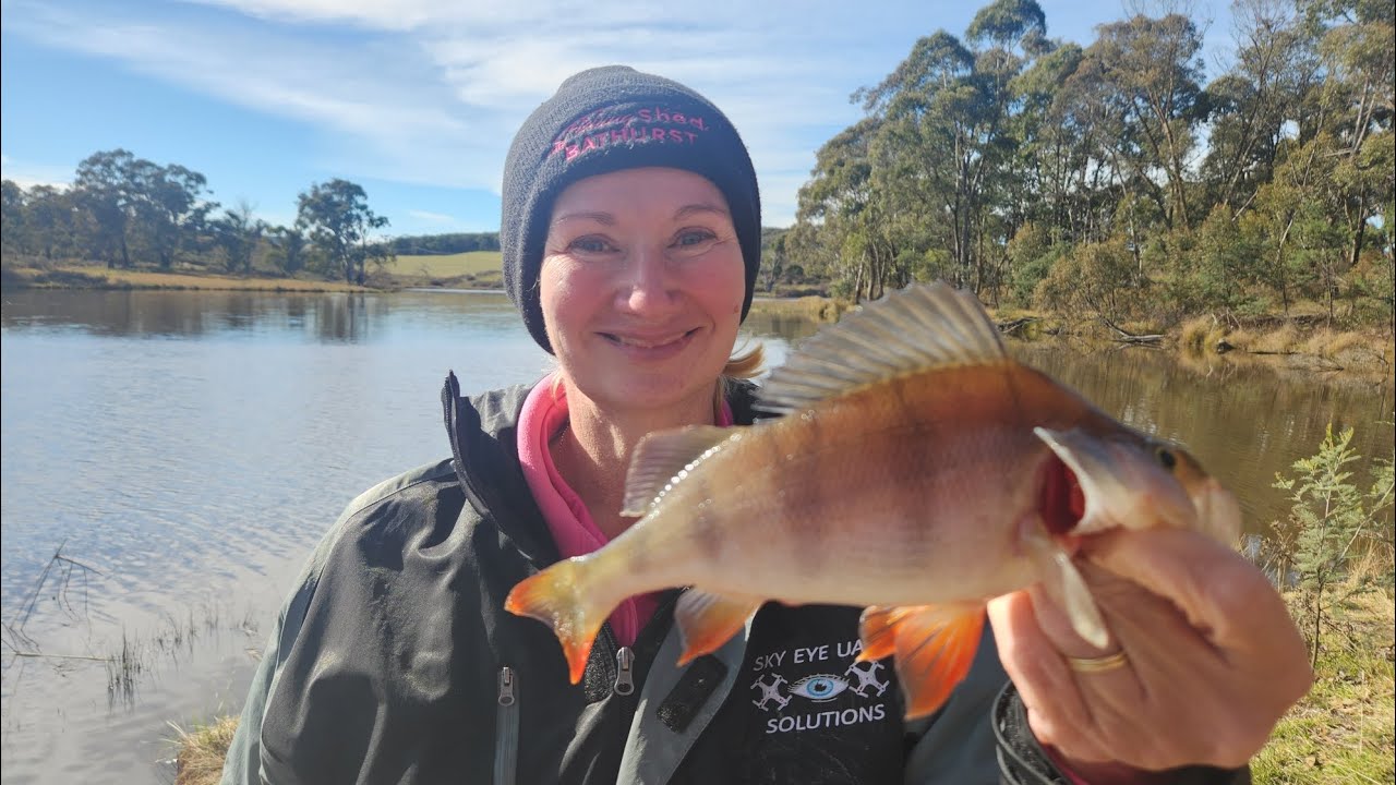 Burraga Dam NSW, Belinda lands her first ever Redfin - YouTube