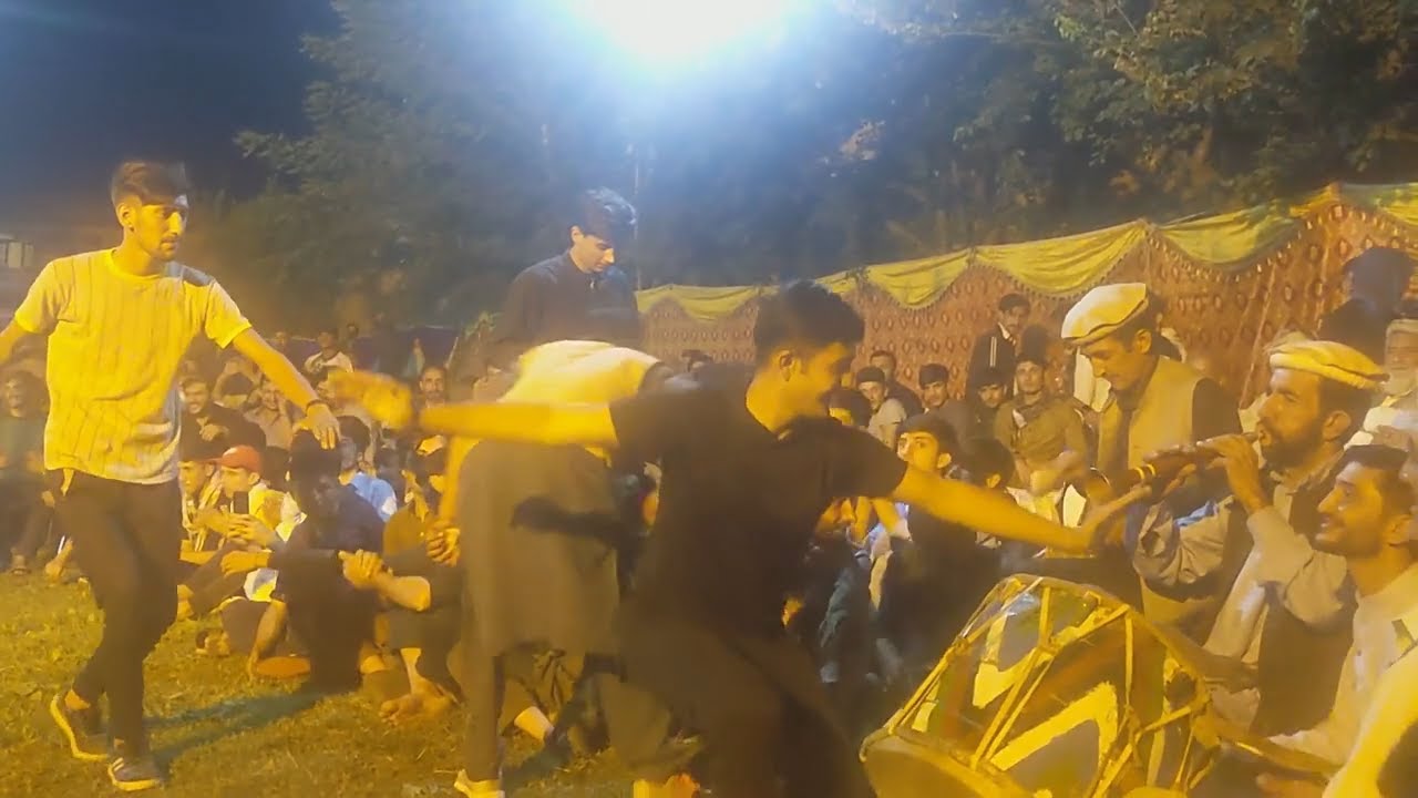 Adil Khan Dance || Lootkuh Dhol Band || Zaragrandeh Ishtok - YouTube