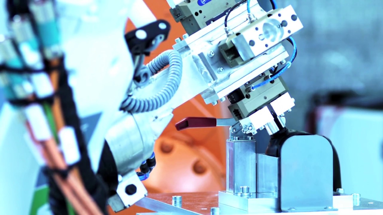 BF Engineering Roboter WELDING - YouTube