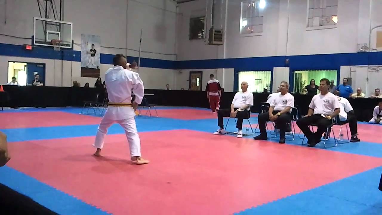 Donald doing a short bo staff form - YouTube