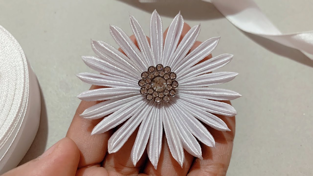 DIY Ribbon Flowers | Tutorial: Flores Kanzashi | Kanzashi flowers | How ...