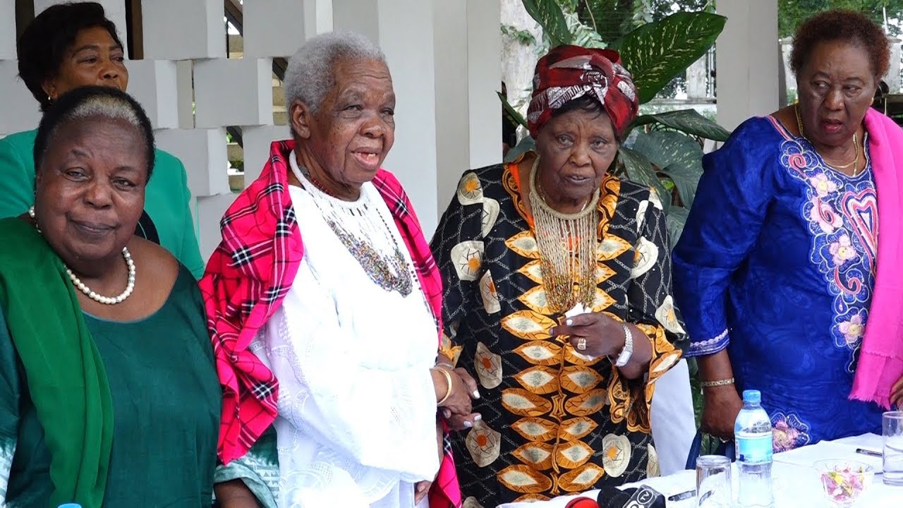 MAMA MARIA NYERERE ALIVYOKUTANA NA WANAWAKE WALIOPIGANIA UHURU KENYA ...
