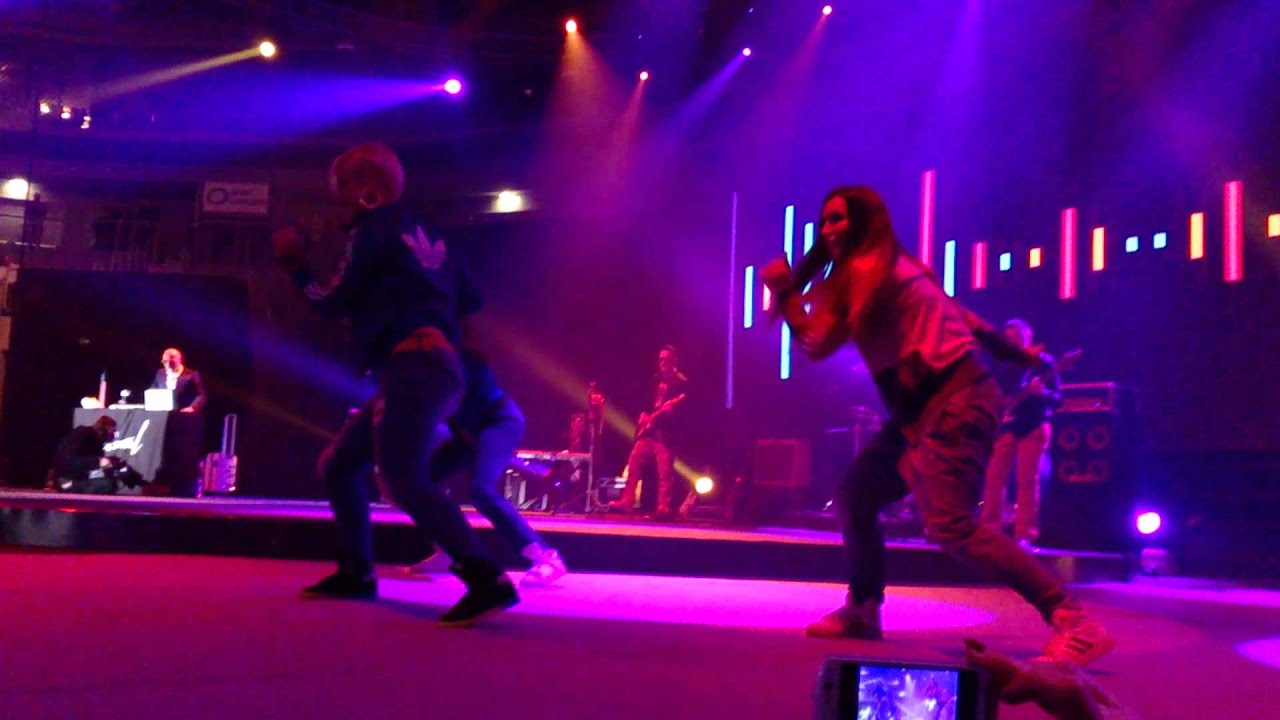 crTeam / Dino Merlin Concert @ Ljubljana 2015 - YouTube