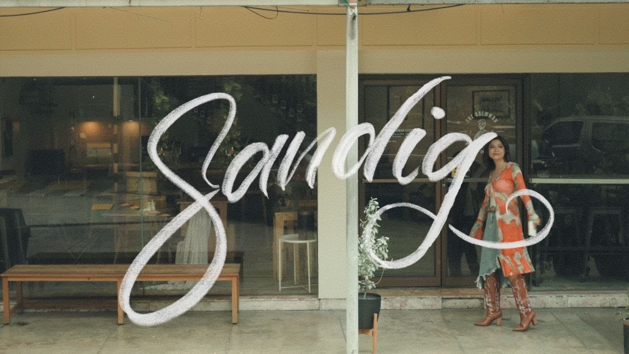 Sandig (Official Lyric Visualizer) - Janine - YouTube Music