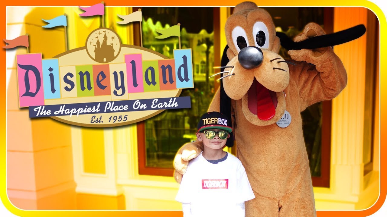 Disneyland Meeting PLUTO at Mickey Mouse Clubhouse | Spring Break 2018 ...