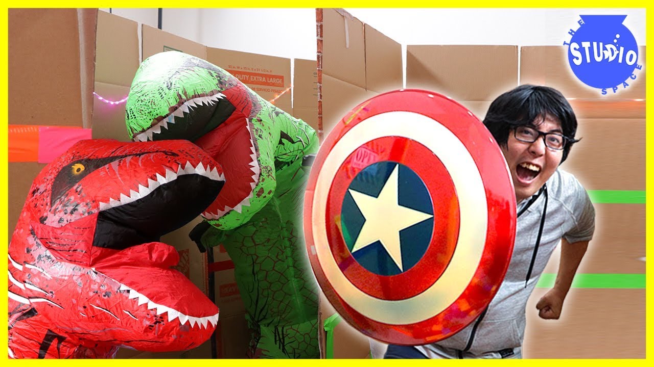 Giant Dinosaurs T-Rex Scare Ryan's Daddy in the Giant Box Fort Maze ...