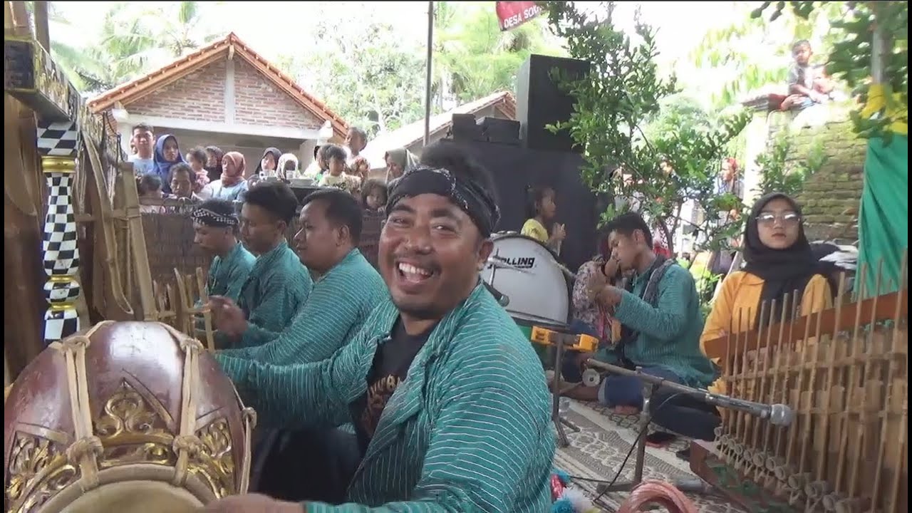 AKSI PENGRAWIT ANGKLUNG KRIDA BUDAYA SOKO IRINGI TARI SIGRA-SIGRA [LIVE ...