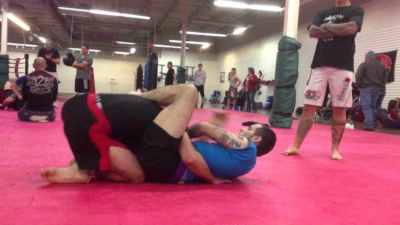 Bradley Maddox vs. Cory Mahon - YouTube