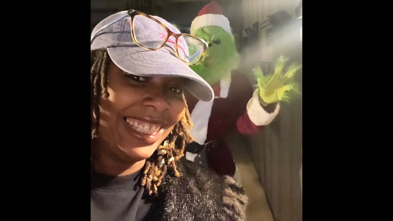 Don’t let the Grinch steal your joy!!!🤩 - YouTube