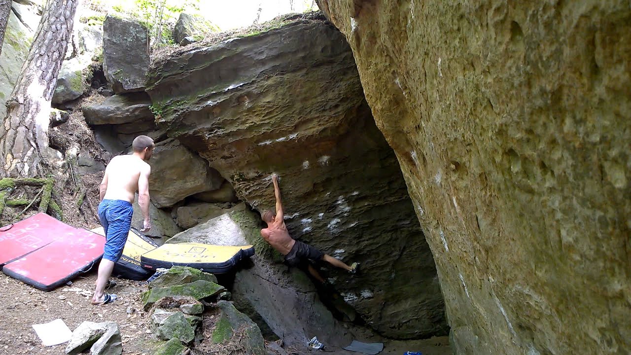 Gicht 7C, Bahratal bouldering, Martin Kremer LOWER START - YouTube