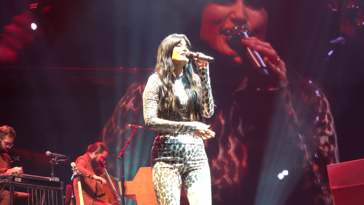 Kacey Musgraves - 2019 Intersect Festival - Present Without A Bow (4k ...