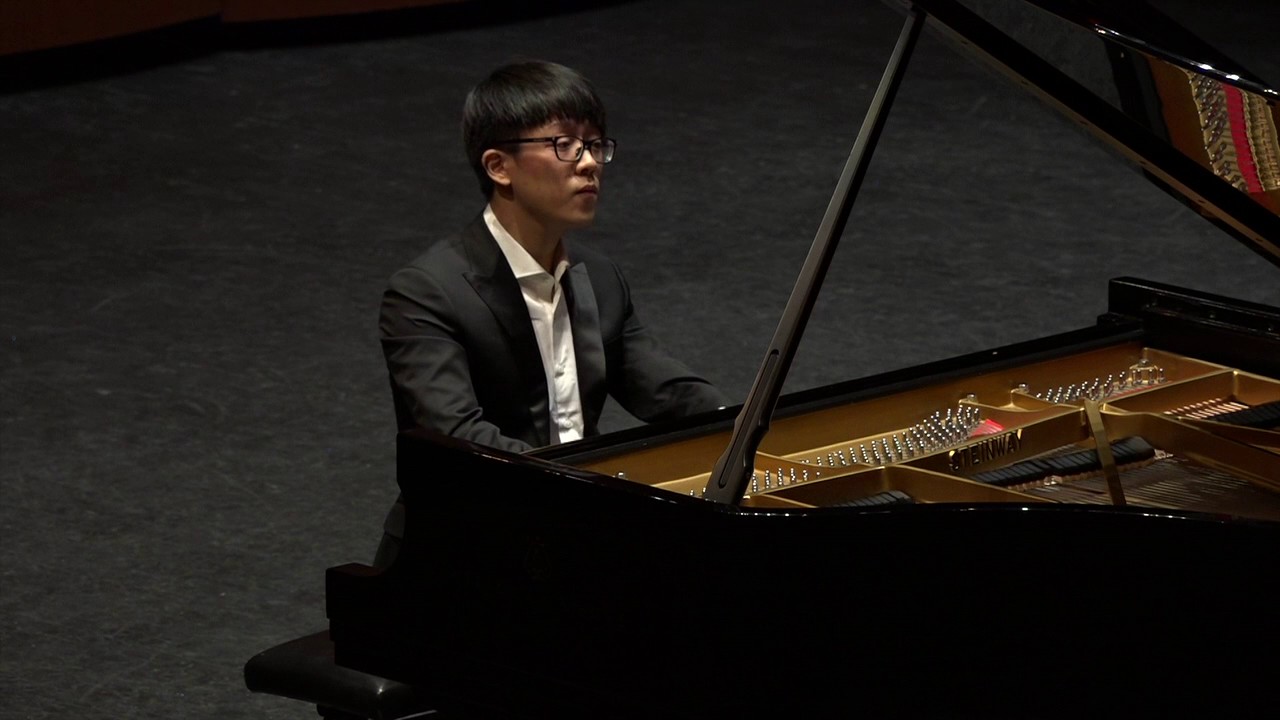 Junhui Chen Rd 1 - YouTube