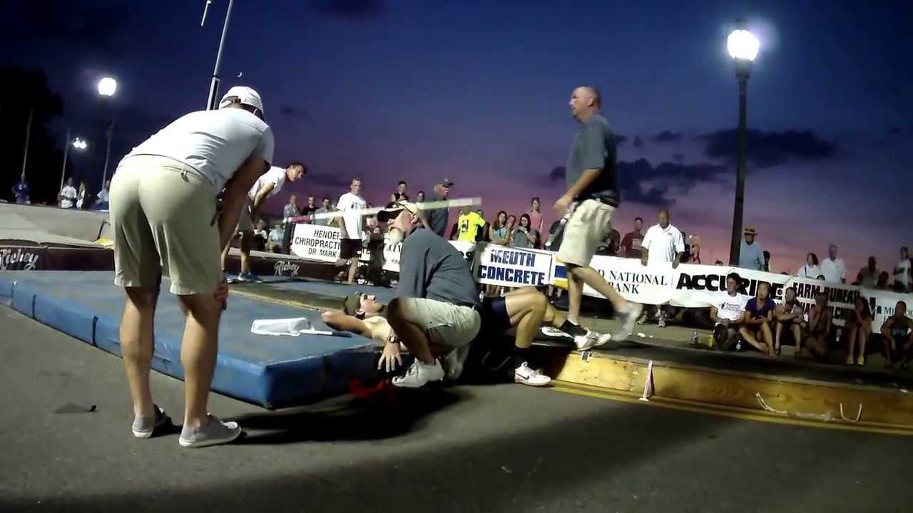 Pole Vault Fall - YouTube