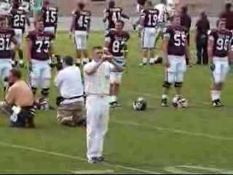 texas A&M yell leader - YouTube