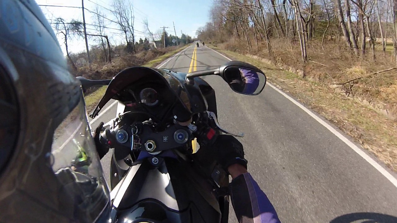 R6 vs Gsxr 750 - YouTube
