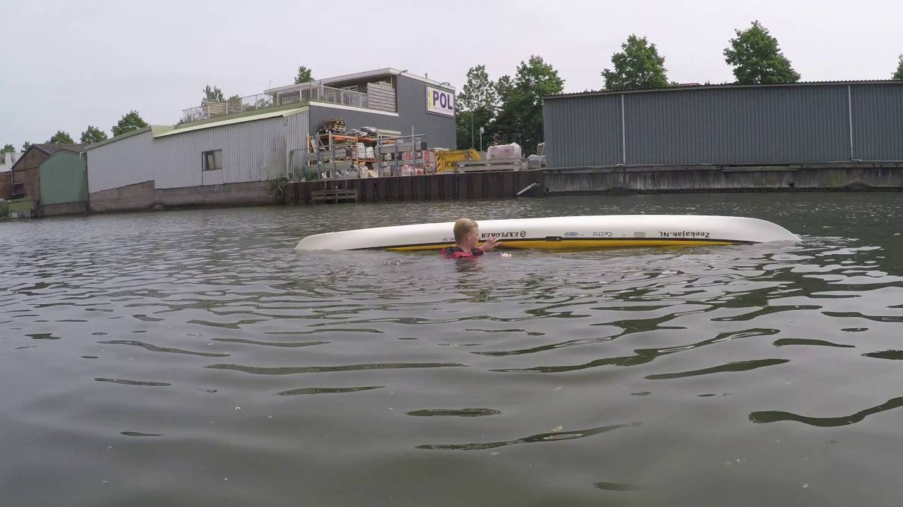 Feike Re-entry / Kayak Re-entry - YouTube
