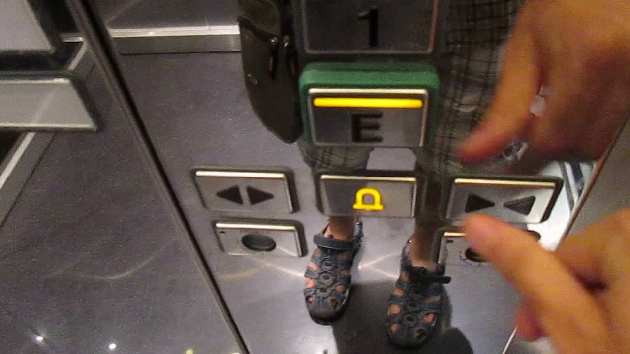 Lift Schindler @ Via Ciseri 13, Locarno Switzerland - YouTube