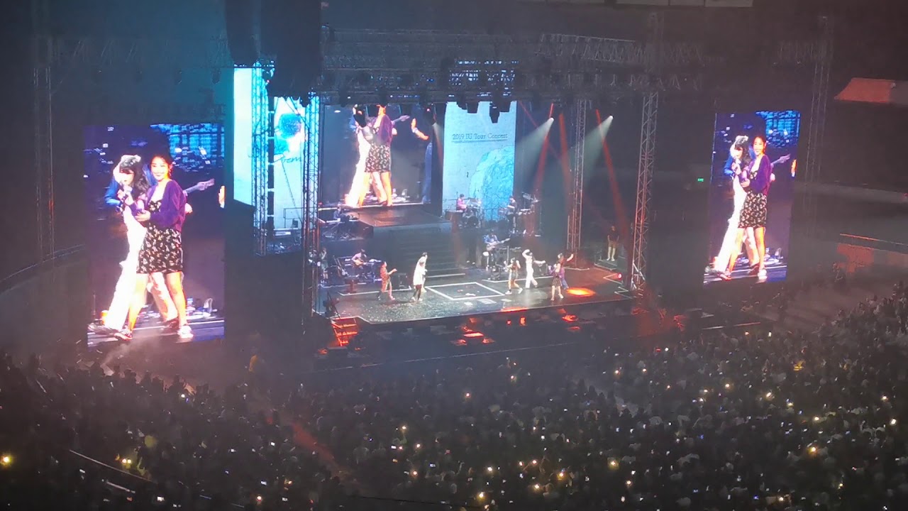 IU - Leon (IU Love Poem in Manila 20191213) - YouTube Music