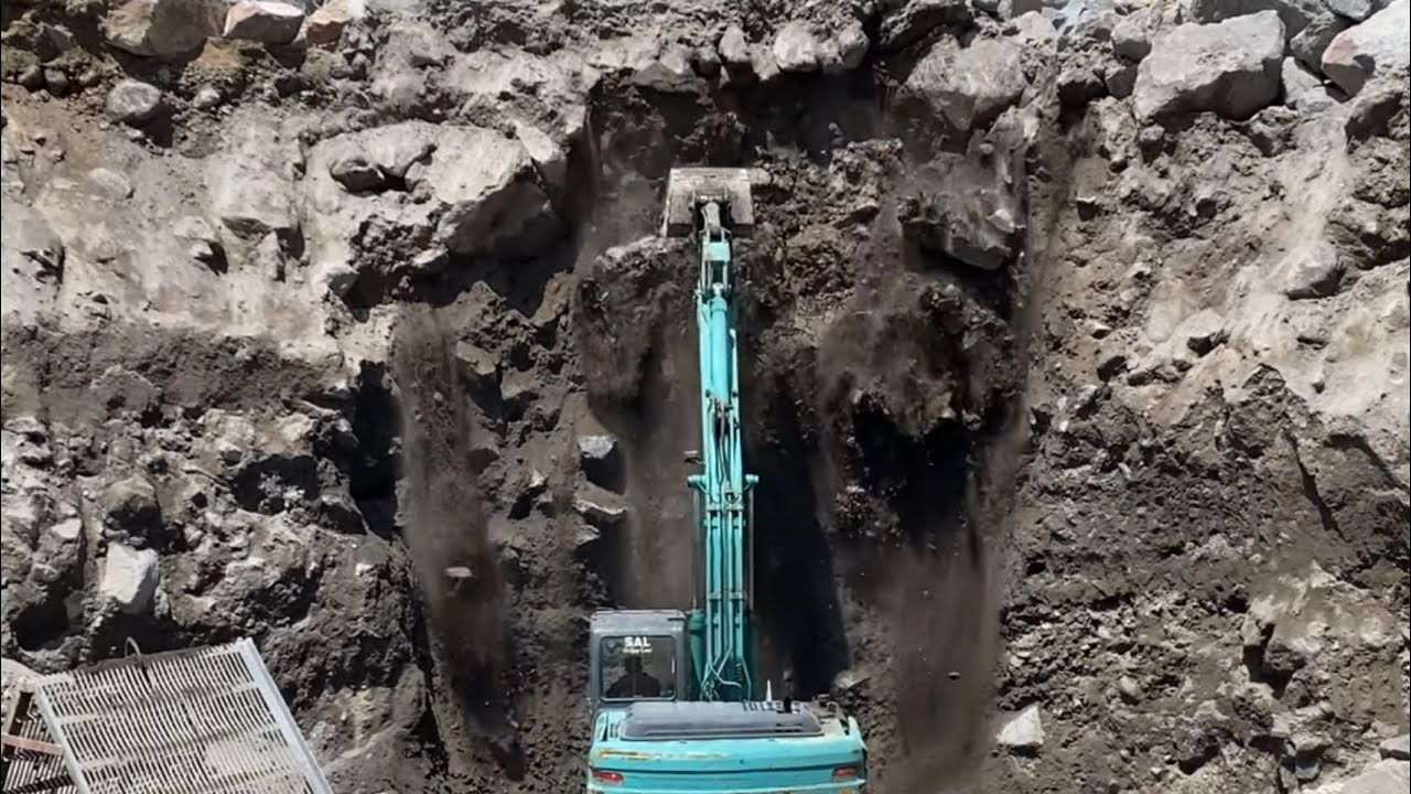 Sand mining||Heavy equipment works to mine sand and load sand - YouTube