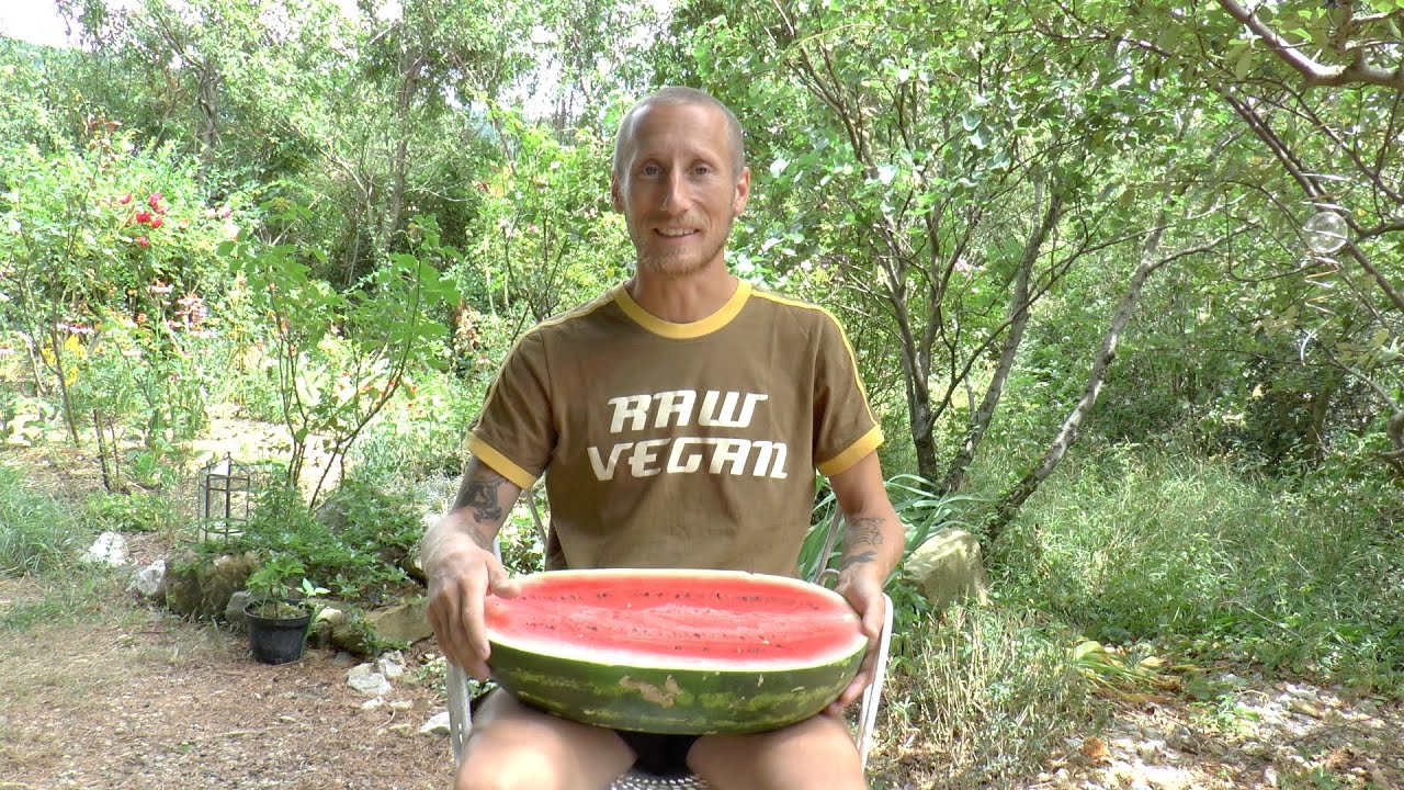 How To Eat Watermelon Like A PRO !! - YouTube