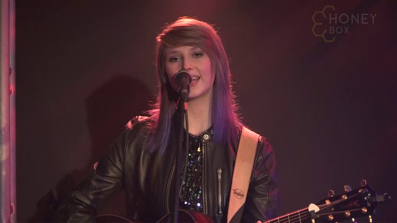 HoneyBox S04E01 Emily Lockett That Girl - YouTube