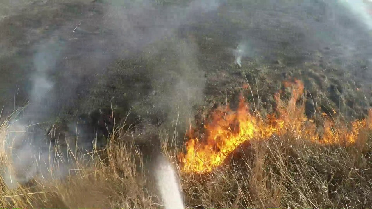 Arson Grass fires RFD3 tanker 342 - YouTube