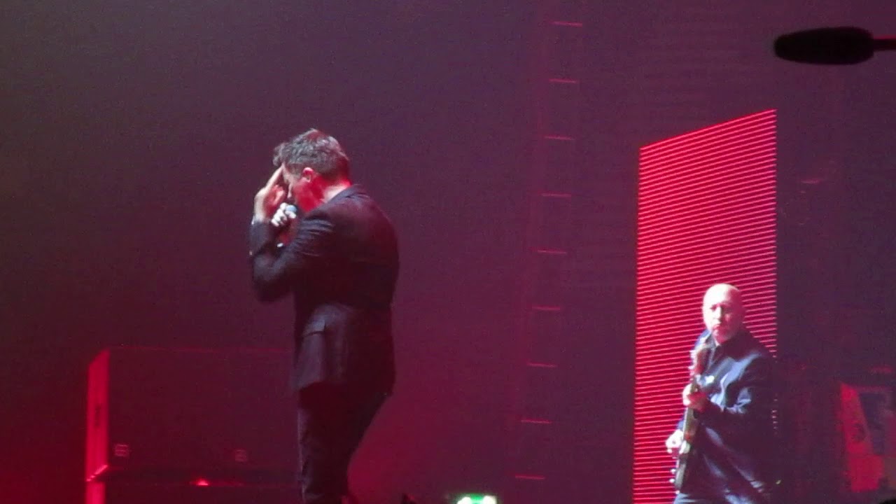 Rick Astley Keep Singing We Are Manchester live at Manchester Arena 9th ...
