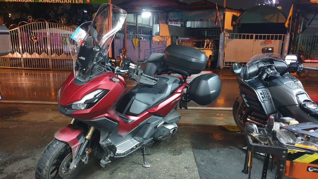 Review ADV350 Grand Touring Set #251122 ( SH48 + SH36 + Givi Windscreen ...