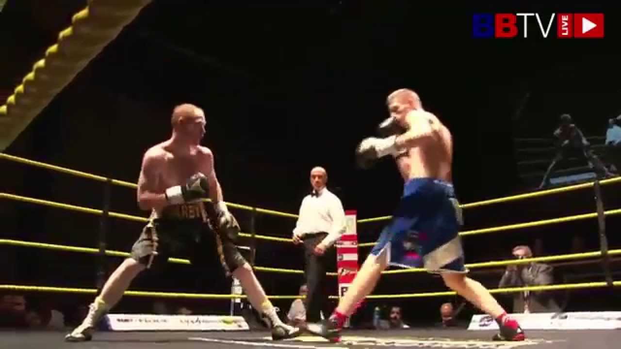 Reece Cartwright vs William Warburton - Live from Manchester - YouTube