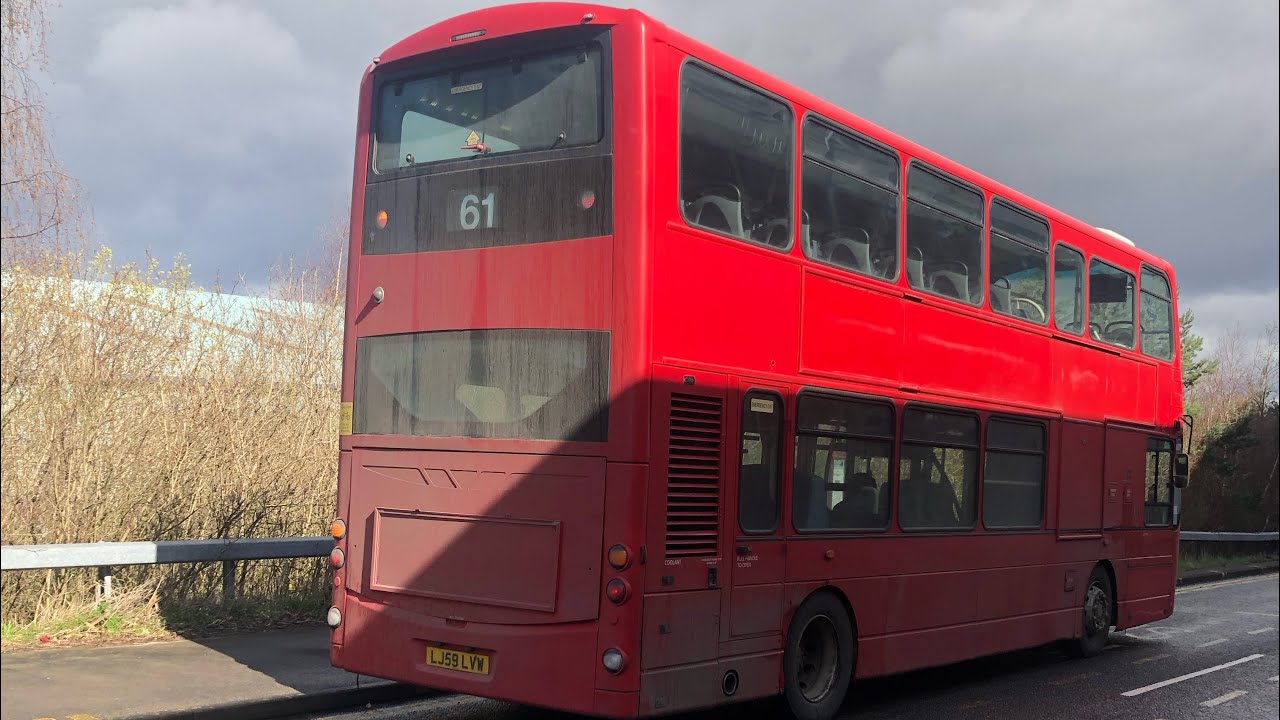 Yorkshire buses VDL DB300 Wright Gemini 2 LJ59 LVW route 61 - YouTube