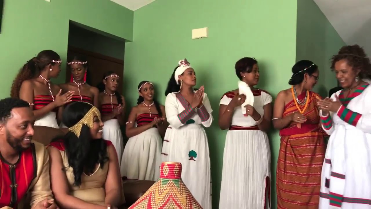 Weedduu Aadaa Oromoo Maccaa ... safuu bareedinaa ! - YouTube