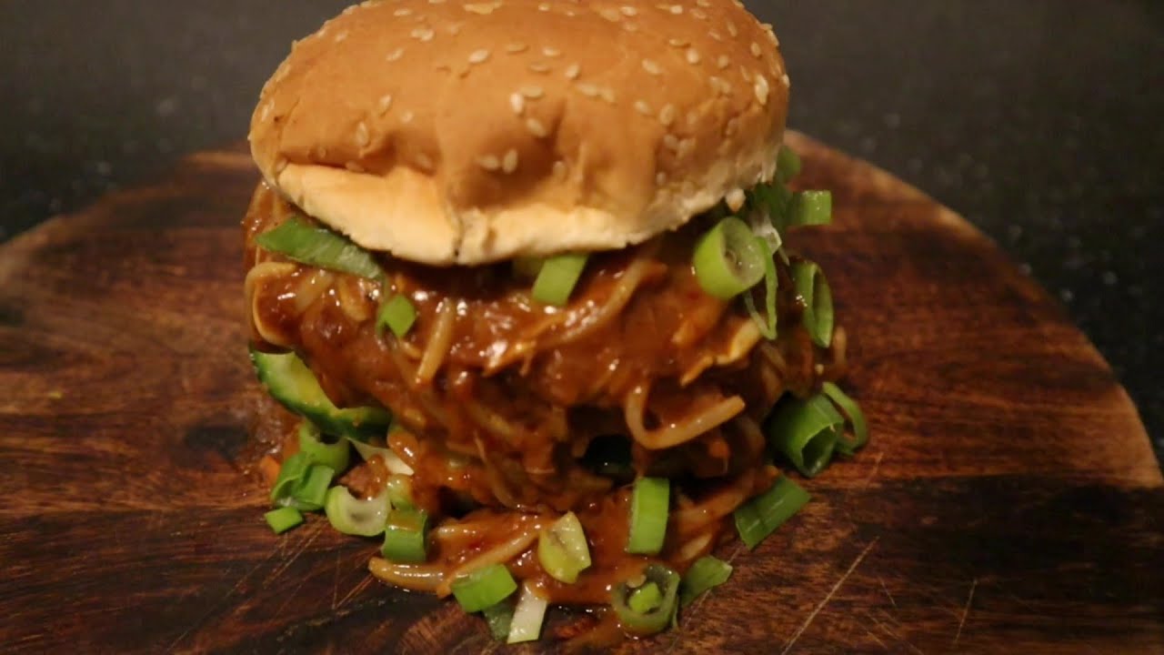 The Indonesian Satay Burger | Jan's Kitchen | Jan Tom Yam - YouTube