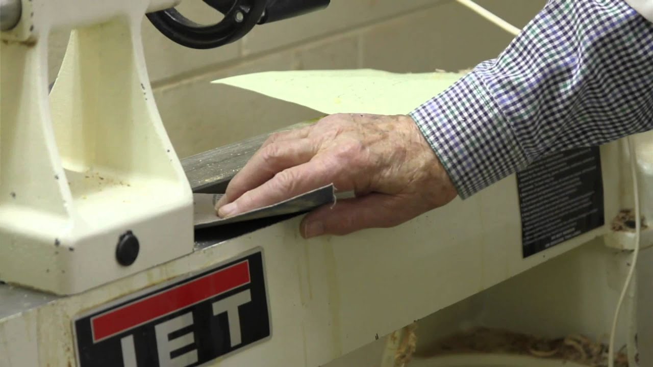 Woodworking Tools & Tips : How to Clean Up a Bench Lathe - YouTube