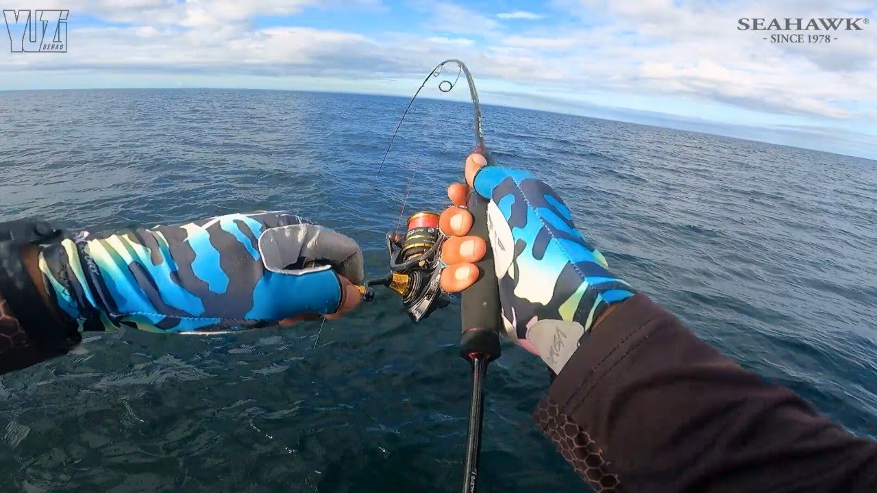 SEAHAWK MISTRAL 1000SW FEAT MONSTROUS PE 0.4 || Ultralight Jigging ...