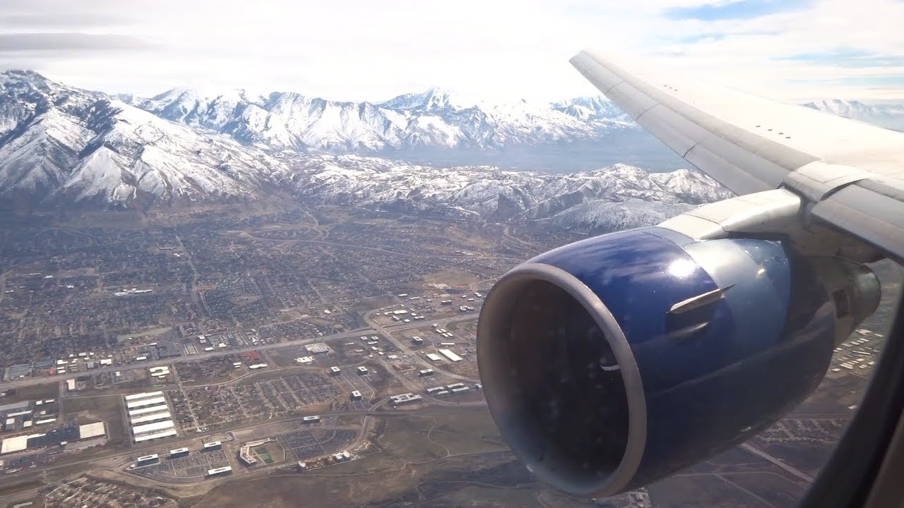 Delta 767-300 [RETIRED AIRCRAFT] - Beautiful Mountain View Landing into ...