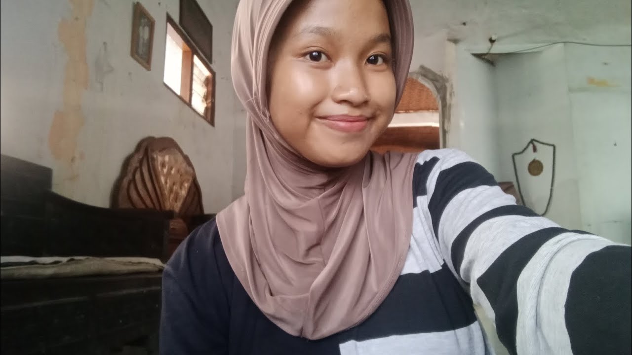 tugas mereview film Ainun & habibie - YouTube