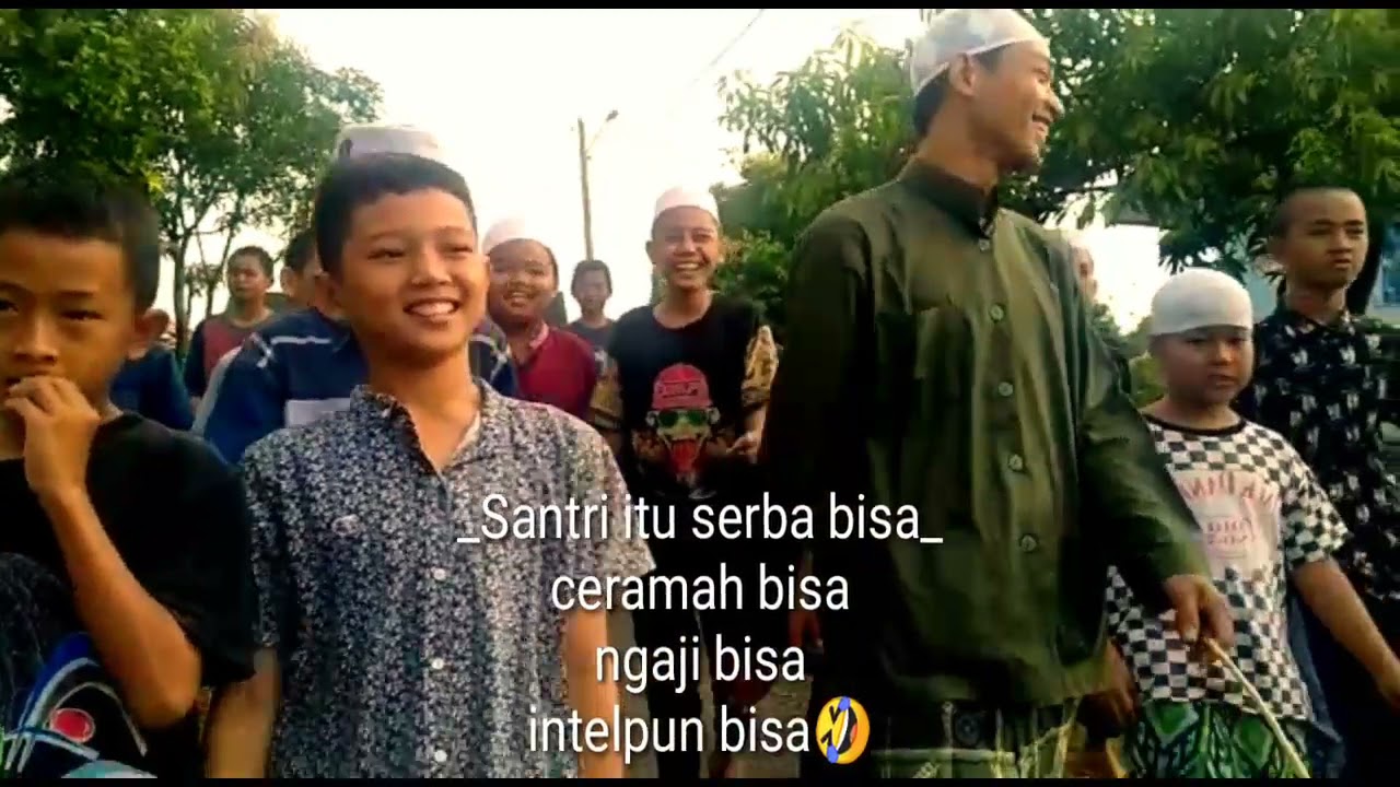 Indahnya Kebersamaan Santri Ponpes Darussa'adah - YouTube