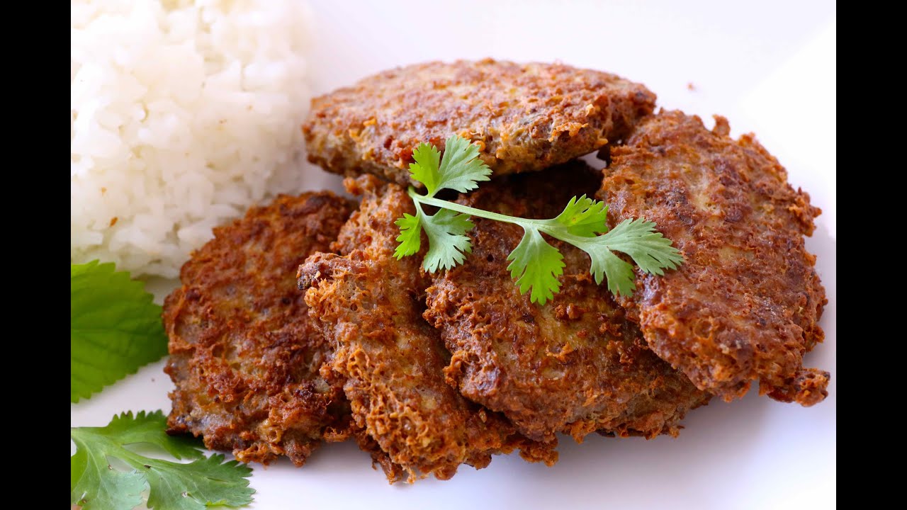 10-Minute Crispy Pork-Egg Cakes - YouTube