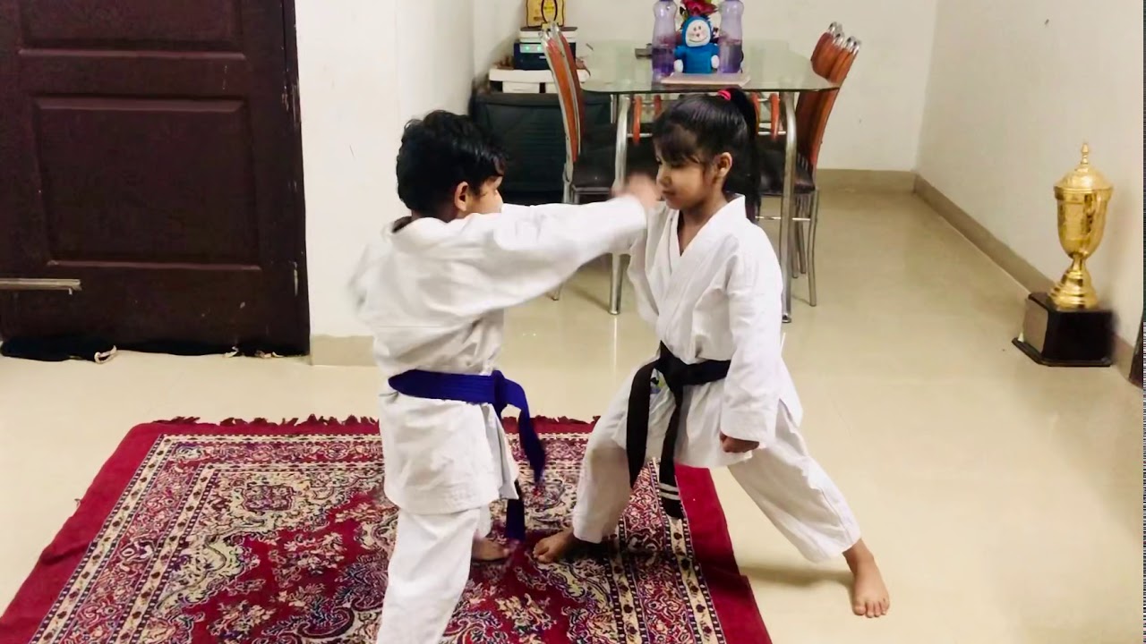 Self-defence with side attack - YouTube