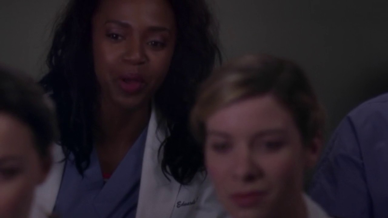 She's totally gonna win the Harper Avery - YouTube