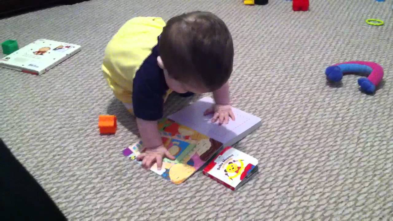 Evan reading alone - YouTube