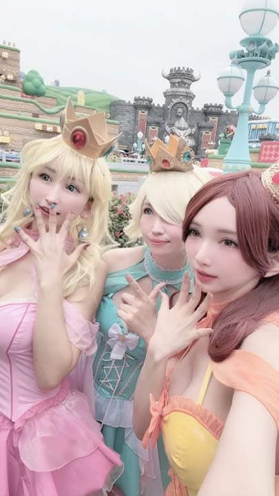 久々のユニバ♡ #コスプレ #まめコス #cosplay #usj #ユニバ #任天堂 #shorts #ピーチ姫 #デイジー #ロゼッタ - YouTube