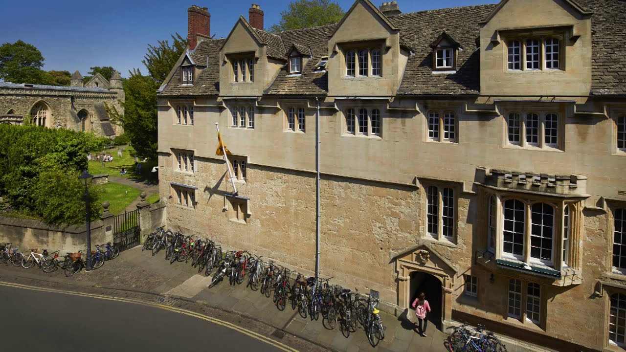 Moving in to Teddy Hall - info for Freshers - YouTube