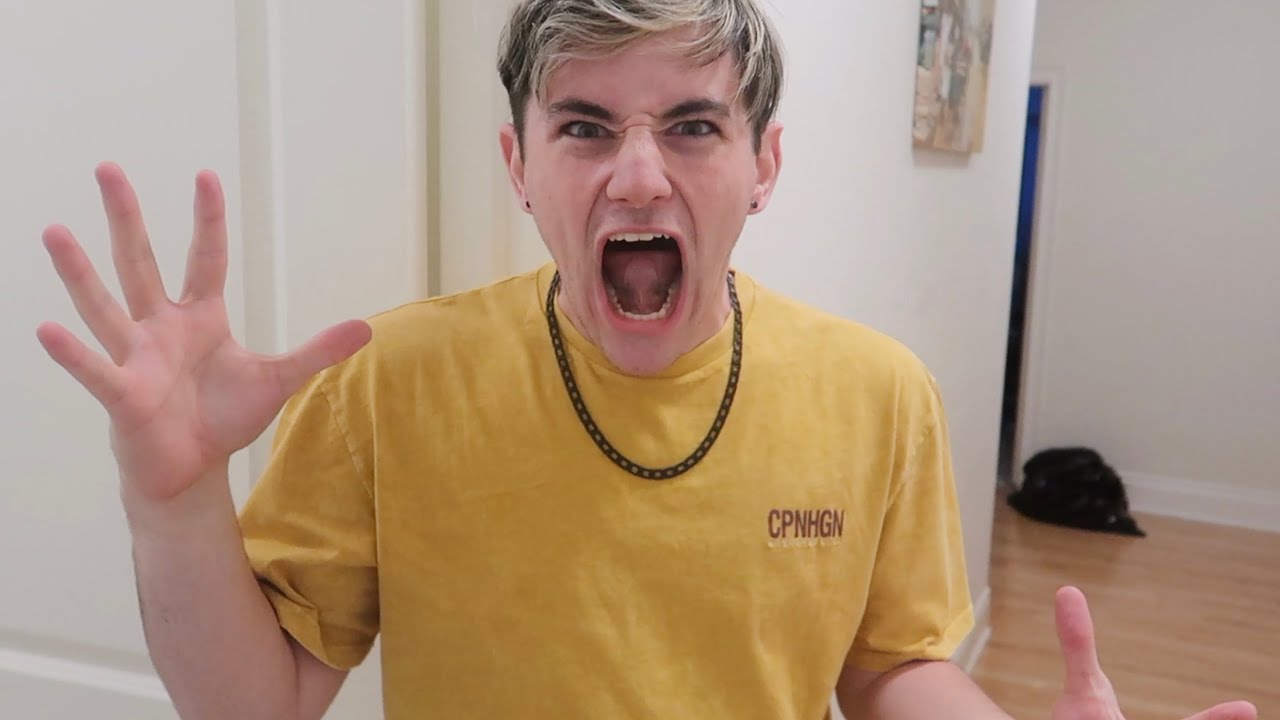 ANNOYING MY ROOMMATE STROMEDY UNTIL HE SNAPS ! ( he went CRAZY) - YouTube