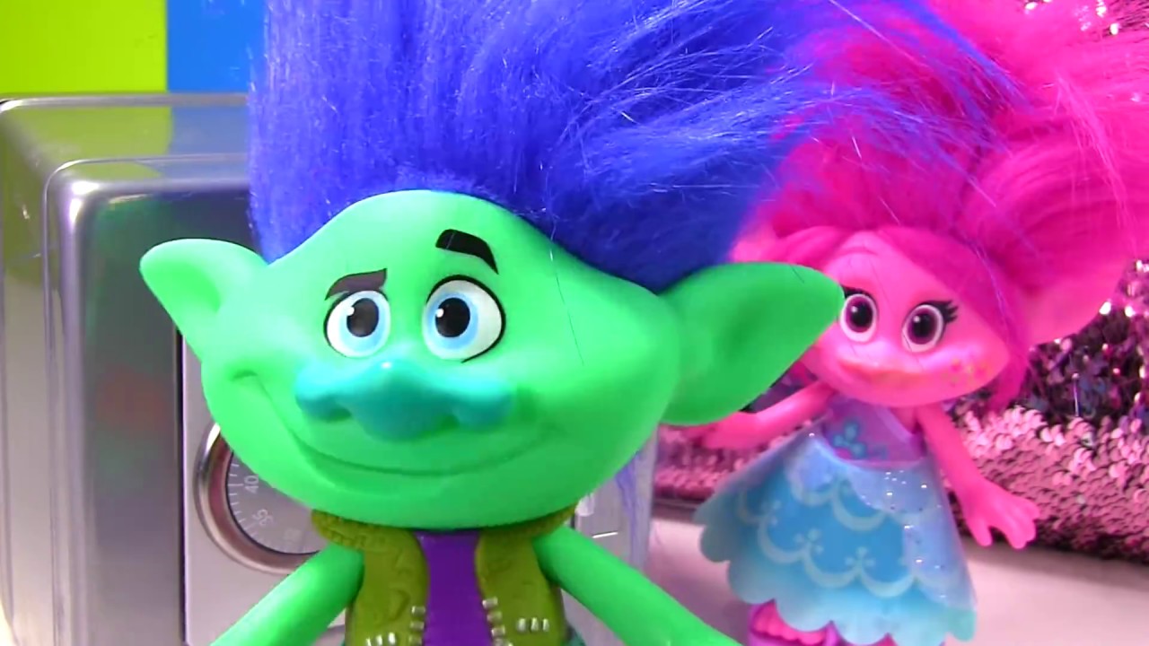 Trolls Poppy and Branch Dig It for Gold and Diamonds - YouTube