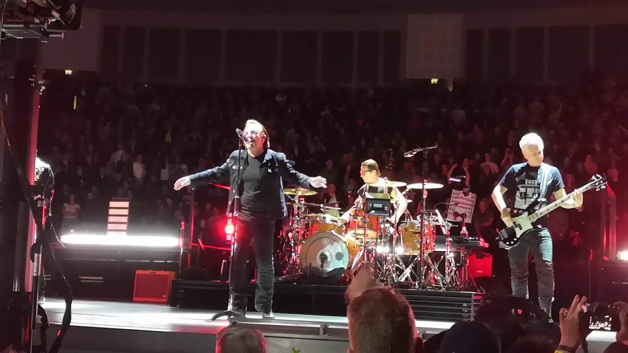 U2 2018 Zoo Station - YouTube
