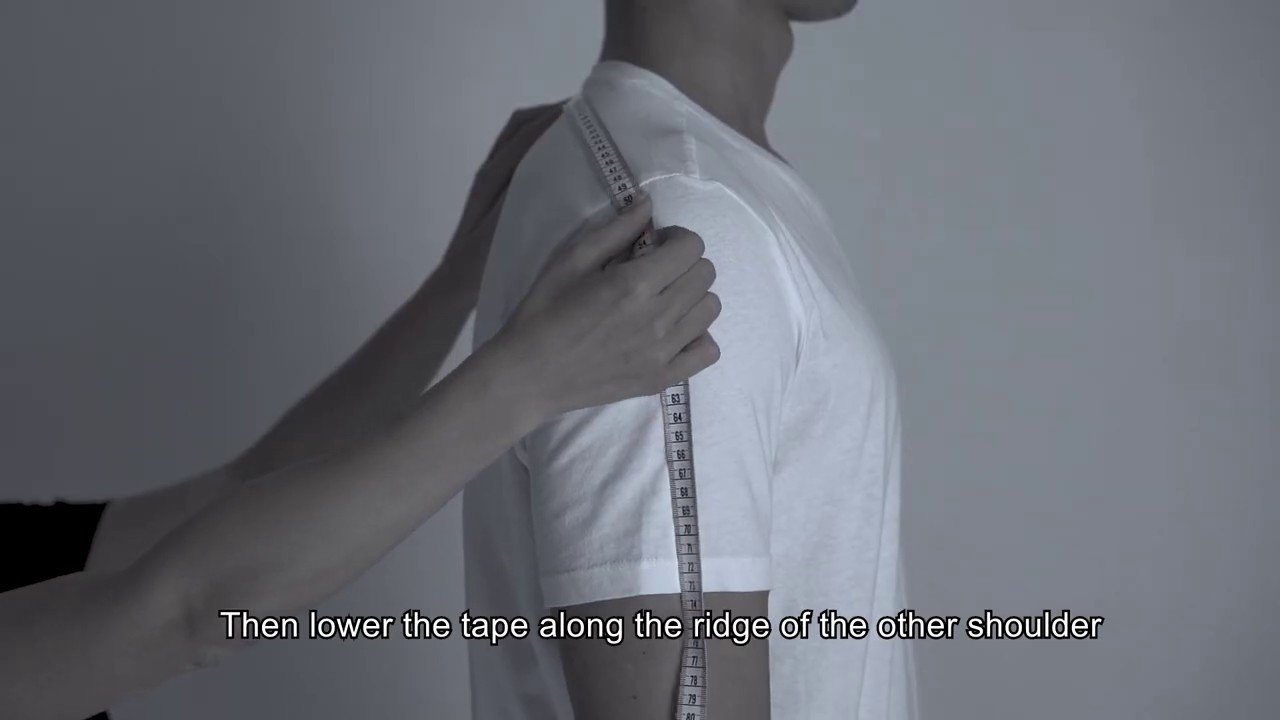 How to measure your shoulder width - YouTube