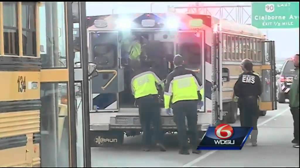 Bus carrying school band members crashes on way to parade - YouTube