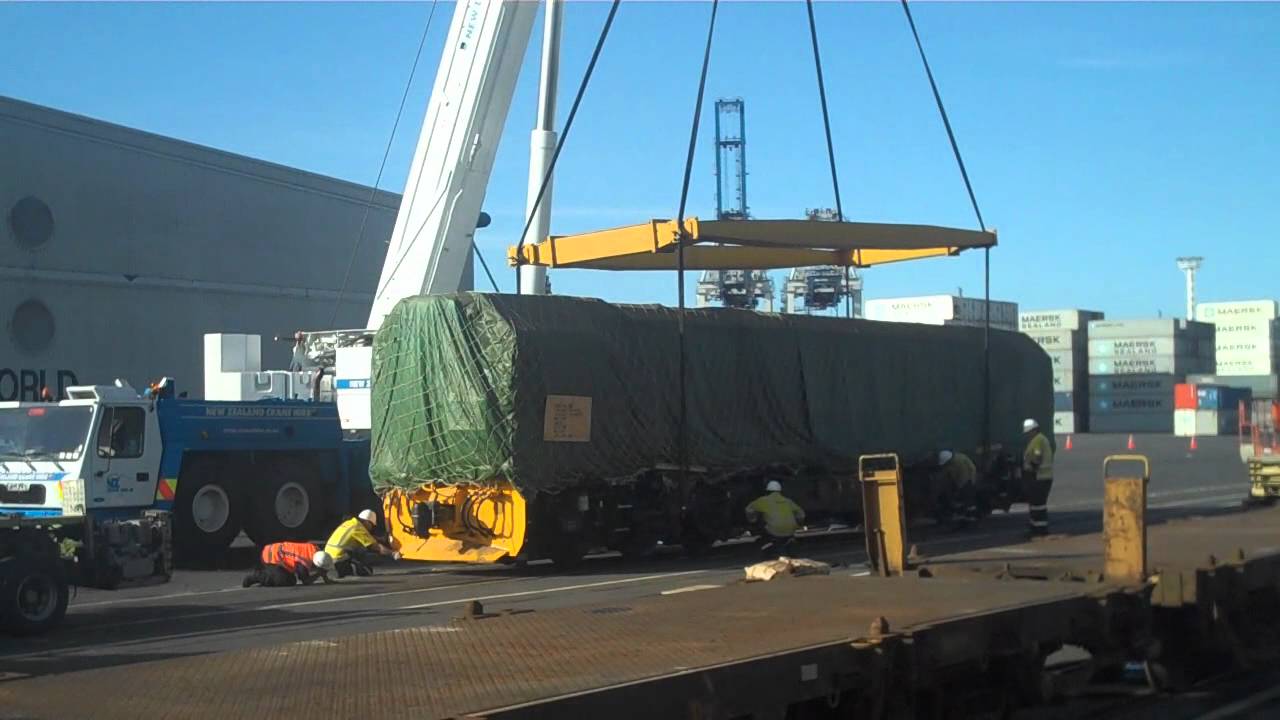 DLs at the port 2 - YouTube