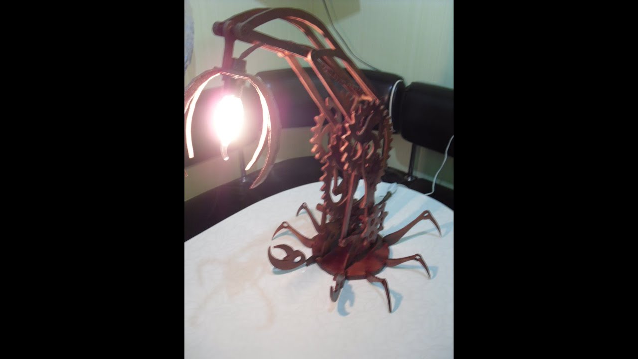 Механическая настольная лампа "Скорпион" из фанеры/Mechanical table ...